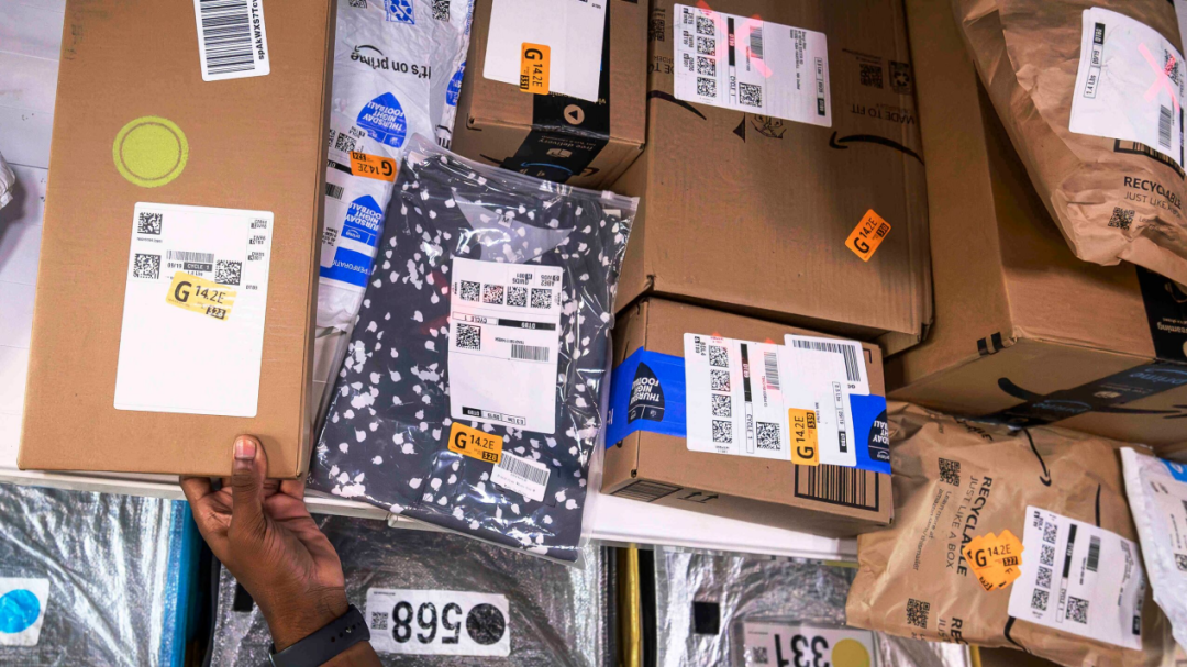 More than 20000 electric delivery vehicles hit the road, Amazon ...